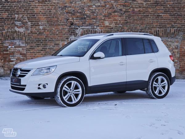 Balts Volkswagen Tiguan 2009 Viļņa, ar dzinēja tilpumu 2.00 L un nobraukumu 190 tūkst. km par 5699 €, foto 2 vietnē AUTOMOTO.COM.LV