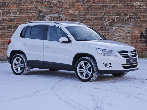 Balts Volkswagen Tiguan 2009 Viļņa, ar dzinēja tilpumu 2.00 L un nobraukumu 190 tūkst. km par 5699 €, foto 3 vietnē AUTOMOTO.COM.LV