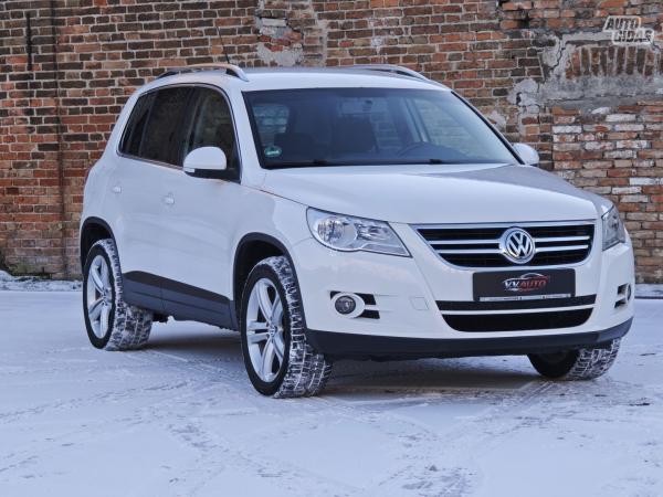 Balts Volkswagen Tiguan 2009 Viļņa, ar dzinēja tilpumu 2.00 L un nobraukumu 190 tūkst. km par 5699 €, foto 4 vietnē AUTOMOTO.COM.LV
