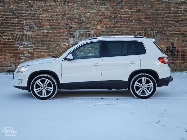 Balts Volkswagen Tiguan 2009 Viļņa, ar dzinēja tilpumu 2.00 L un nobraukumu 190 tūkst. km par 5699 €, foto 6 vietnē AUTOMOTO.COM.LV
