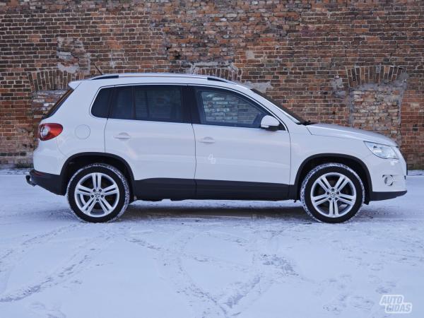 Balts Volkswagen Tiguan 2009 Viļņa, ar dzinēja tilpumu 2.00 L un nobraukumu 190 tūkst. km par 5699 €, foto 7 vietnē AUTOMOTO.COM.LV