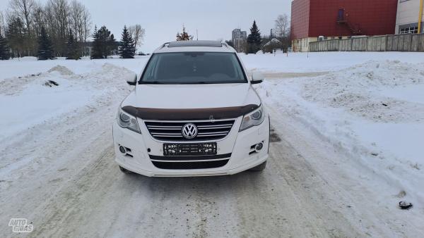 Balts Volkswagen Tiguan 2009 Viļņa, ar dzinēja tilpumu 2.00 L un nobraukumu 289 tūkst. km par 5650 €, foto 1 vietnē AUTOMOTO.COM.LV