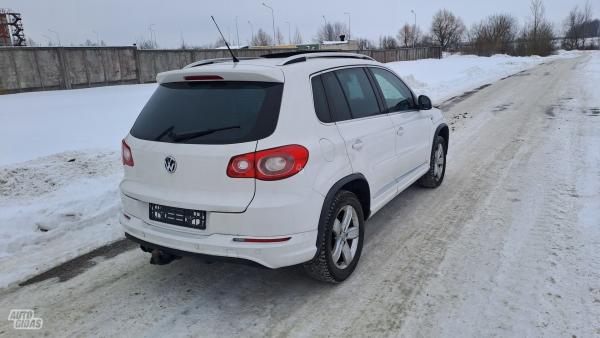 Balts Volkswagen Tiguan 2009 Viļņa, ar dzinēja tilpumu 2.00 L un nobraukumu 289 tūkst. km par 5650 €, foto 5 vietnē AUTOMOTO.COM.LV