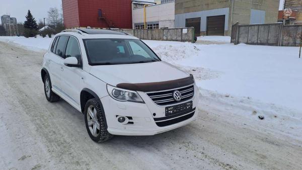 White Volkswagen Tiguan 2009 in Kedainiai, with an engine capacity of 1.98 L and mileage of 289 thousand km for 5800 €, photo 4 on AUTOMOTO.COM.LV