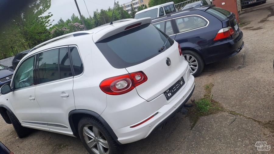 Balts Volkswagen Tiguan 2009 Viļņa, ar dzinēja tilpumu 2.00 L un nobraukumu 235 tūkst. km par 4999 €, foto 5 vietnē AUTOMOTO.COM.LV