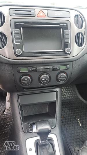 Balts Volkswagen Tiguan 2009 Viļņa, ar dzinēja tilpumu 2.00 L un nobraukumu 235 tūkst. km par 4999 €, foto 11 vietnē AUTOMOTO.COM.LV