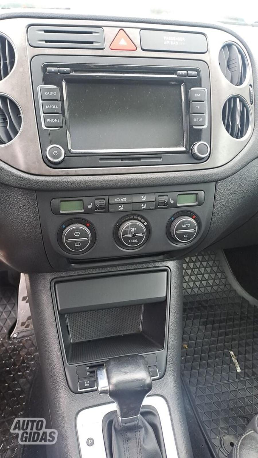 Balts Volkswagen Tiguan 2009 Viļņa, ar dzinēja tilpumu 2.00 L un nobraukumu 235 tūkst. km par 4999 €, foto 11 vietnē AUTOMOTO.COM.LV