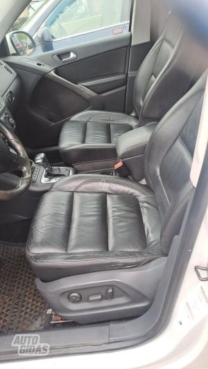 Balts Volkswagen Tiguan 2009 Viļņa, ar dzinēja tilpumu 2.00 L un nobraukumu 235 tūkst. km par 4999 €, foto 13 vietnē AUTOMOTO.COM.LV