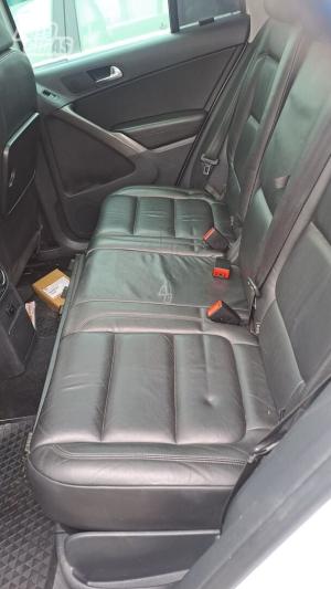 Balts Volkswagen Tiguan 2009 Viļņa, ar dzinēja tilpumu 2.00 L un nobraukumu 235 tūkst. km par 4999 €, foto 14 vietnē AUTOMOTO.COM.LV
