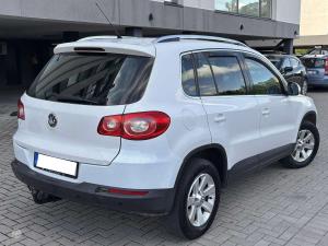 White Volkswagen Tiguan 2009 in Kaunas, with an engine capacity of 1.97 L and mileage of 300 thousand km for 3200 €, photo 5 on AUTOMOTO.COM.LV