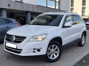 White Volkswagen Tiguan 2009 in Kaunas, with an engine capacity of 1.97 L and mileage of 300 thousand km for 3200 €, photo 6 on AUTOMOTO.COM.LV