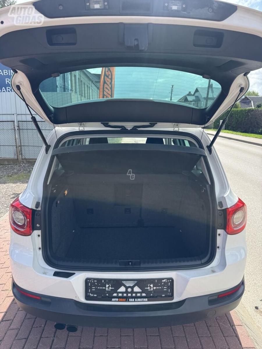 White Volkswagen Tiguan 2009 in Kaunas, with an engine capacity of 1.40 L and mileage of 253 thousand km for 3499 €, photo 6 on AUTOMOTO.COM.LV