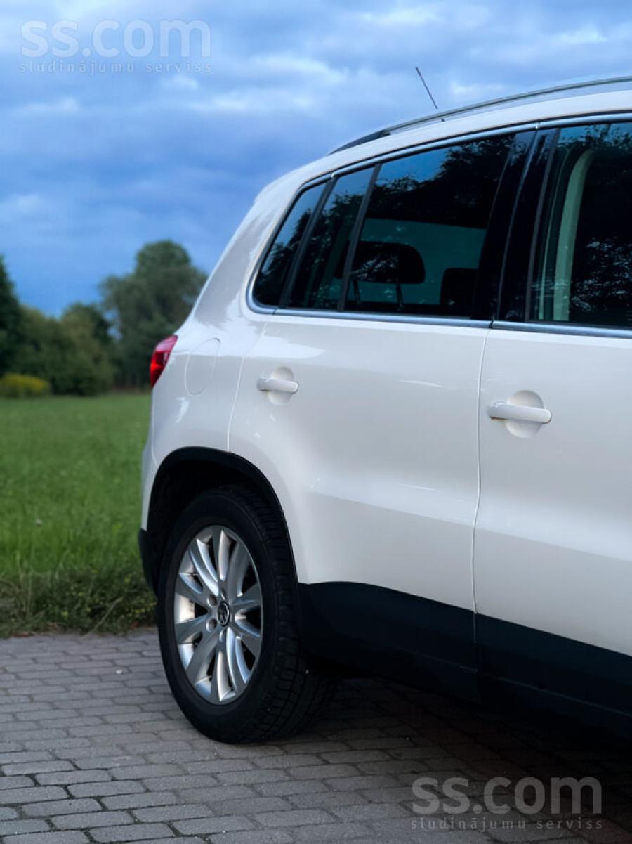 Balts Volkswagen Tiguan 2009 Rīga, ar dzinēja tilpumu 2.00 L un nobraukumu 266 tūkst. km par 6300 €, foto 5 vietnē AUTOMOTO.COM.LV