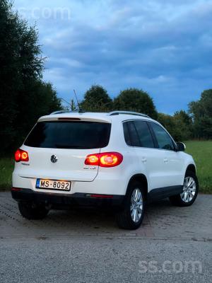 Balts Volkswagen Tiguan 2009 Rīga, ar dzinēja tilpumu 2.00 L un nobraukumu 266 tūkst. km par 6300 €, foto 8 vietnē AUTOMOTO.COM.LV