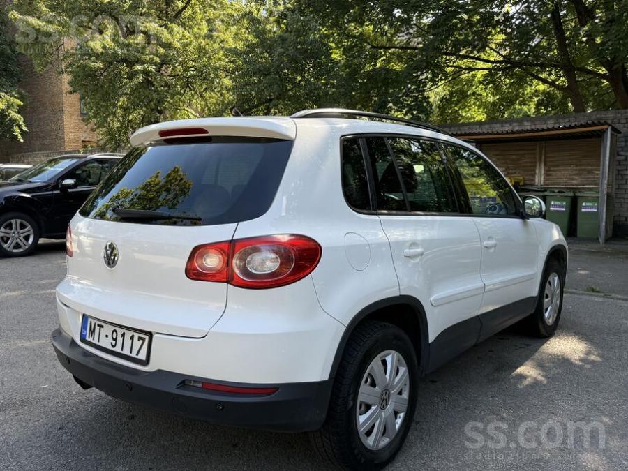 Balts Volkswagen Tiguan 2009 Rīga, ar dzinēja tilpumu 2.00 L un nobraukumu 314 tūkst. km par 3950 €, foto 5 vietnē AUTOMOTO.COM.LV