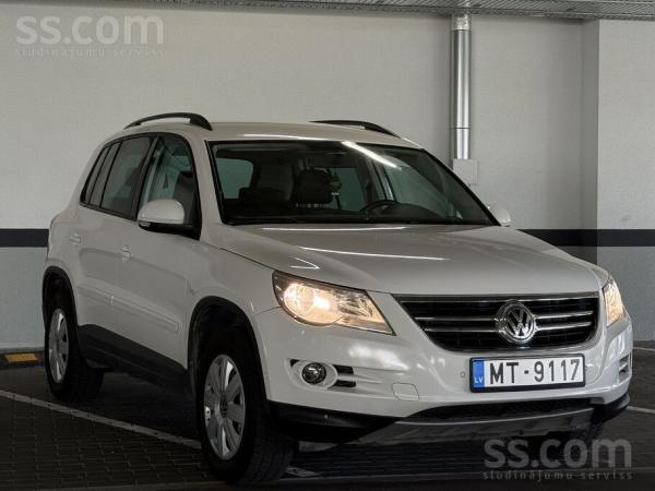 Balts Volkswagen Tiguan 2009 Rīga, ar dzinēja tilpumu 2.00 L un nobraukumu 314 tūkst. km par 3850 €, foto 1 vietnē AUTOMOTO.COM.LV