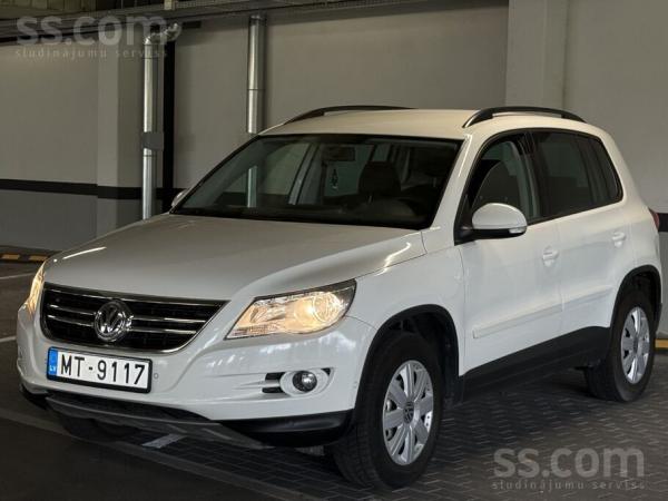 Balts Volkswagen Tiguan 2009 Rīga, ar dzinēja tilpumu 2.00 L un nobraukumu 314 tūkst. km par 3850 €, foto 4 vietnē AUTOMOTO.COM.LV