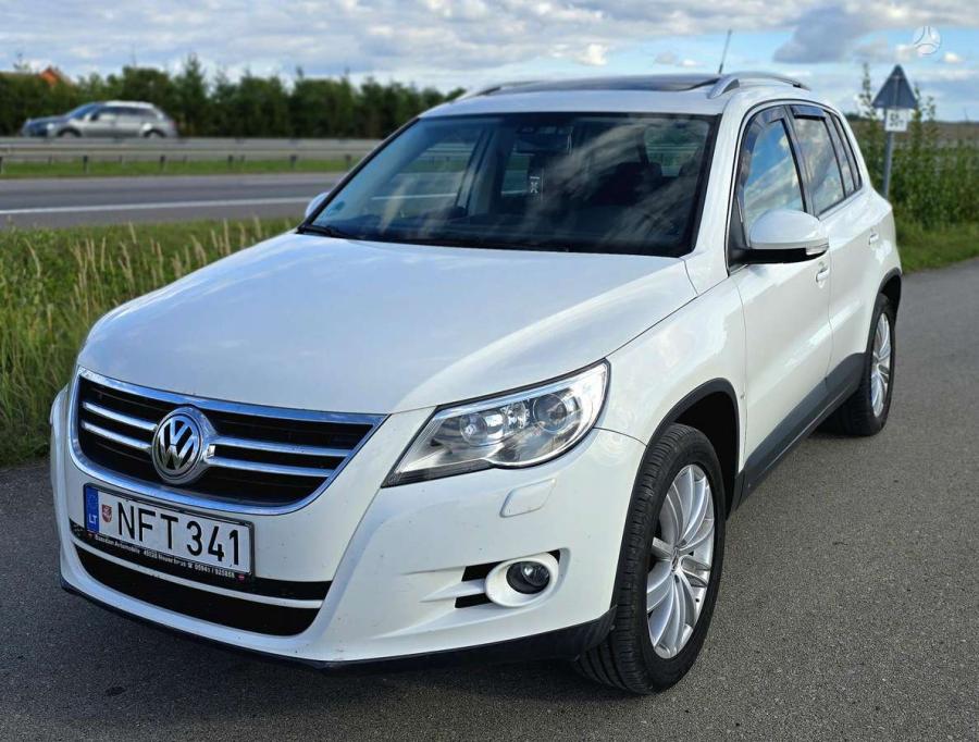 Balts Volkswagen Tiguan 2009 Šauļi, ar dzinēja tilpumu 1.98 L un nobraukumu 200 tūkst. km par 4950 €, foto 1 vietnē AUTOMOTO.COM.LV