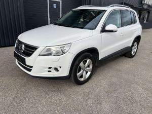 Balts Volkswagen Tiguan 2009 Alīta, ar dzinēja tilpumu 1.97 L un nobraukumu 211 tūkst. km par 4750 €, foto  vietnē AUTOMOTO.COM.LV