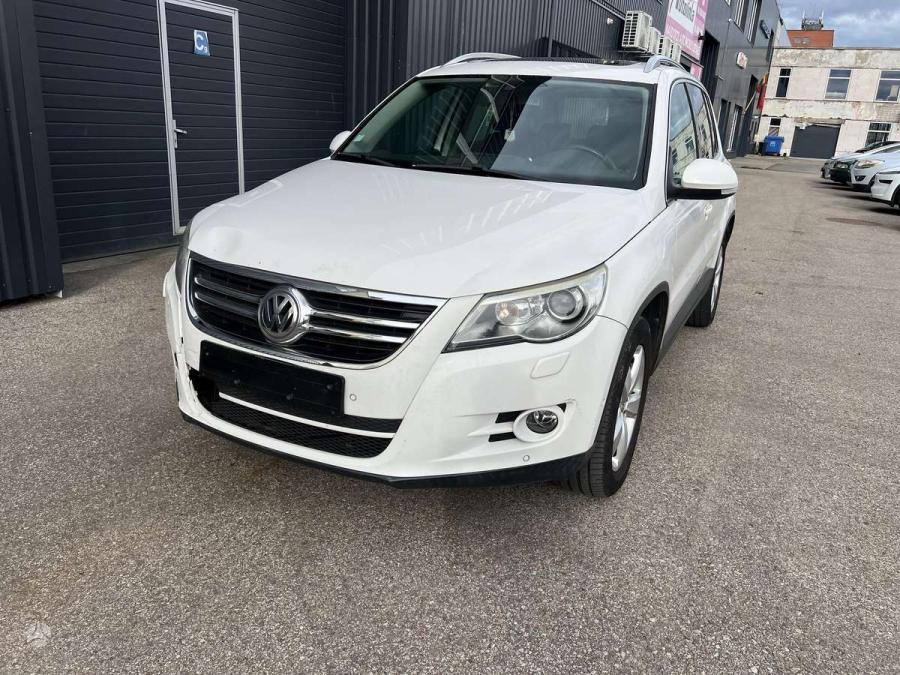 Белый Фольксваген Тигуан 2009 в Алитус, объемом двигателя 1.97 л и пробегом 211 тыс. км за 4750 €, фото 3 на AUTOMOTO.COM.LV