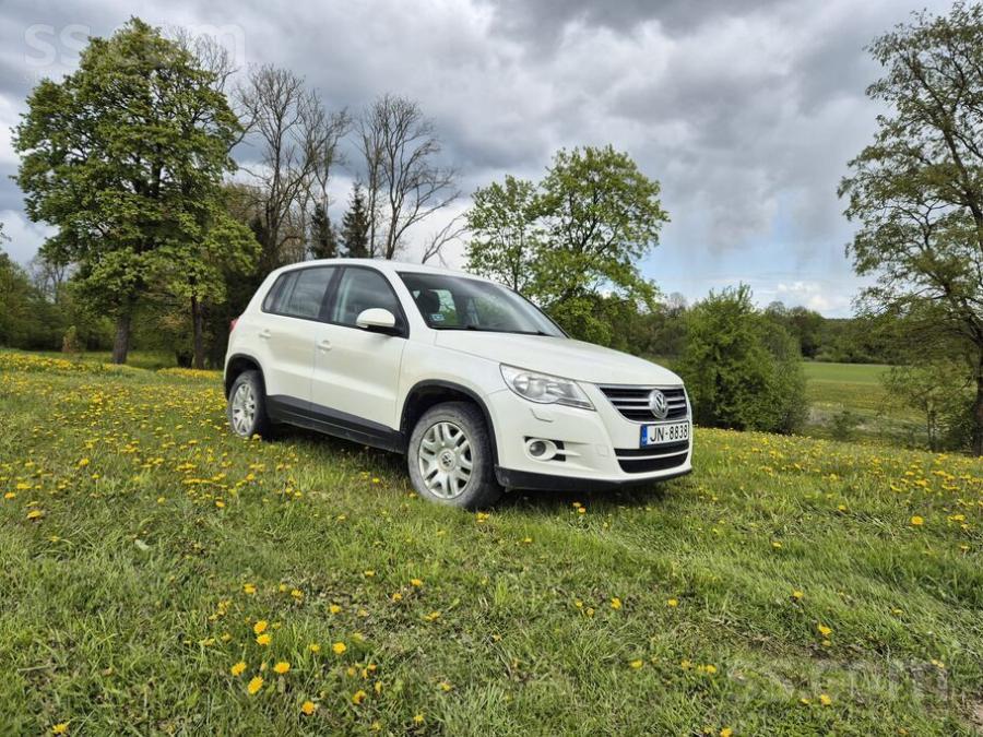 Balts Volkswagen Tiguan 2009 Bauska, ar dzinēja tilpumu 1.90 L un nobraukumu 307 tūkst. km par 3580 €, foto 1 vietnē AUTOMOTO.COM.LV