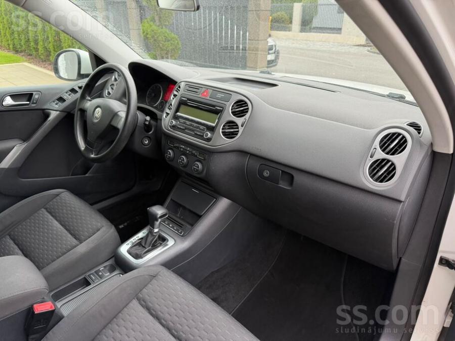 Balts Volkswagen Tiguan 2009 Rīga, ar dzinēja tilpumu 2.00 L un nobraukumu 314 tūkst. km par 4650 €, foto 6 vietnē AUTOMOTO.COM.LV