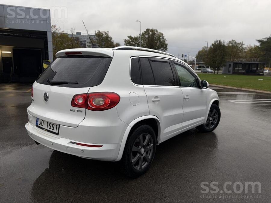 Balts Volkswagen Tiguan 2009 Rīga, ar dzinēja tilpumu 2.00 L un nobraukumu 0 tūkst. km par 4990 €, foto 5 vietnē AUTOMOTO.COM.LV