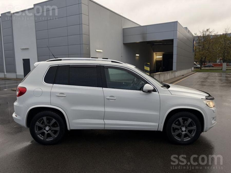 Balts Volkswagen Tiguan 2009 Rīga, ar dzinēja tilpumu 2.00 L un nobraukumu 0 tūkst. km par 4990 €, foto 7 vietnē AUTOMOTO.COM.LV