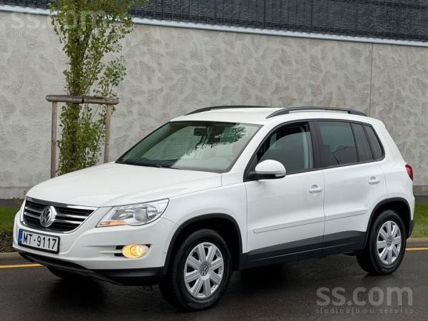 Volkswagen Tiguan 2009 Rīga vietnē Balts Volkswagen Tiguan 2009 Rīga, ar dzinēja tilpumu 2.00 L un nobraukumu 315 tūkst. km par 4650 €, foto 3 vietnē AUTOMOTO.COM.LV