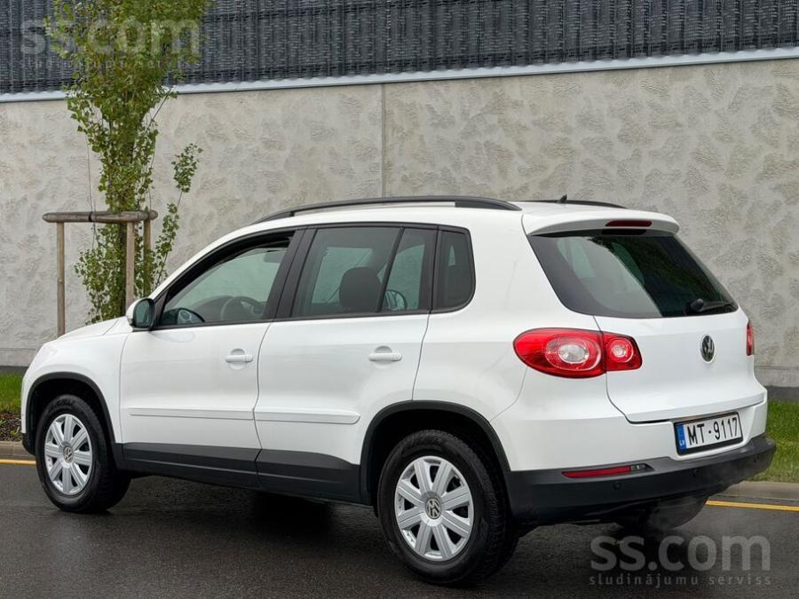 Balts Volkswagen Tiguan 2009 Rīga, ar dzinēja tilpumu 2.00 L un nobraukumu 315 tūkst. km par 4650 €, foto 5 vietnē AUTOMOTO.COM.LV
