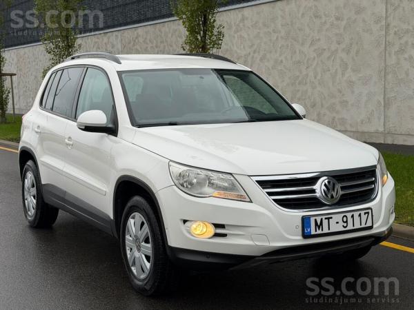 Volkswagen Tiguan 2009 Rīga vietnē Balts Volkswagen Tiguan 2009 Rīga, ar dzinēja tilpumu 2.00 L un nobraukumu 315 tūkst. km par 4650 €, foto 6 vietnē AUTOMOTO.COM.LV