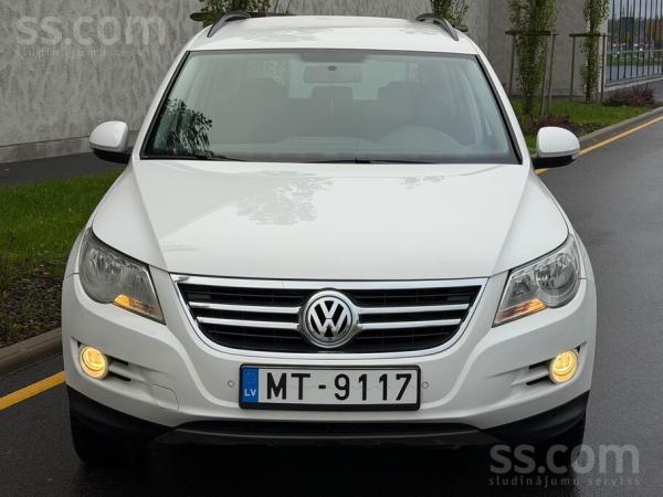 Volkswagen Tiguan 2009 Rīga vietnē Balts Volkswagen Tiguan 2009 Rīga, ar dzinēja tilpumu 2.00 L un nobraukumu 315 tūkst. km par 4650 €, foto 10 vietnē AUTOMOTO.COM.LV