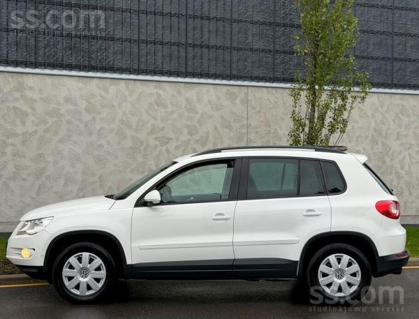 Volkswagen Tiguan 2009 Rīga vietnē Balts Volkswagen Tiguan 2009 Rīga, ar dzinēja tilpumu 2.00 L un nobraukumu 315 tūkst. km par 4650 €, foto 11 vietnē AUTOMOTO.COM.LV