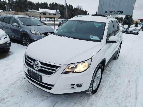 White Volkswagen Tiguan 2010 in Utena, with an engine capacity of 1.97 L and mileage of 177 thousand km for 6200 €, photo 1 on AUTOMOTO.COM.LV