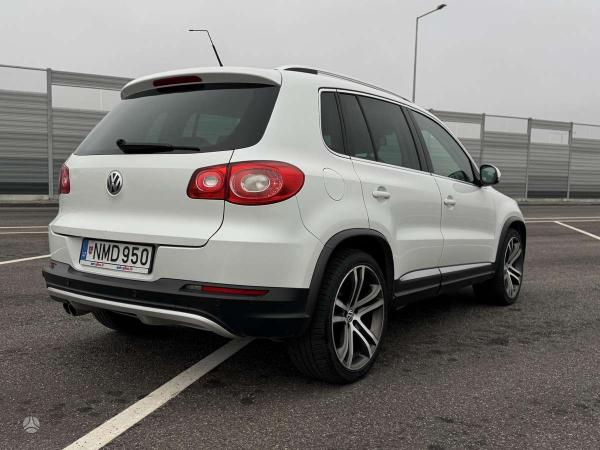 Balts Volkswagen Tiguan 2010 Marijampole, ar dzinēja tilpumu 1.97 L un nobraukumu 275 tūkst. km par 4950 €, foto 8 vietnē AUTOMOTO.COM.LV