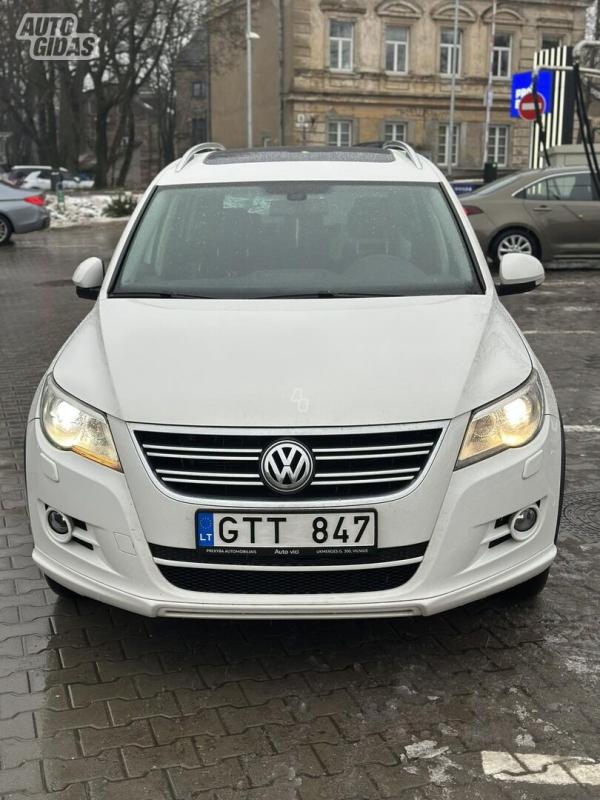 Balts Volkswagen Tiguan 2010 Viļņa, ar dzinēja tilpumu 2.00 L un nobraukumu 308 tūkst. km par 6700 €, foto 1 vietnē AUTOMOTO.COM.LV