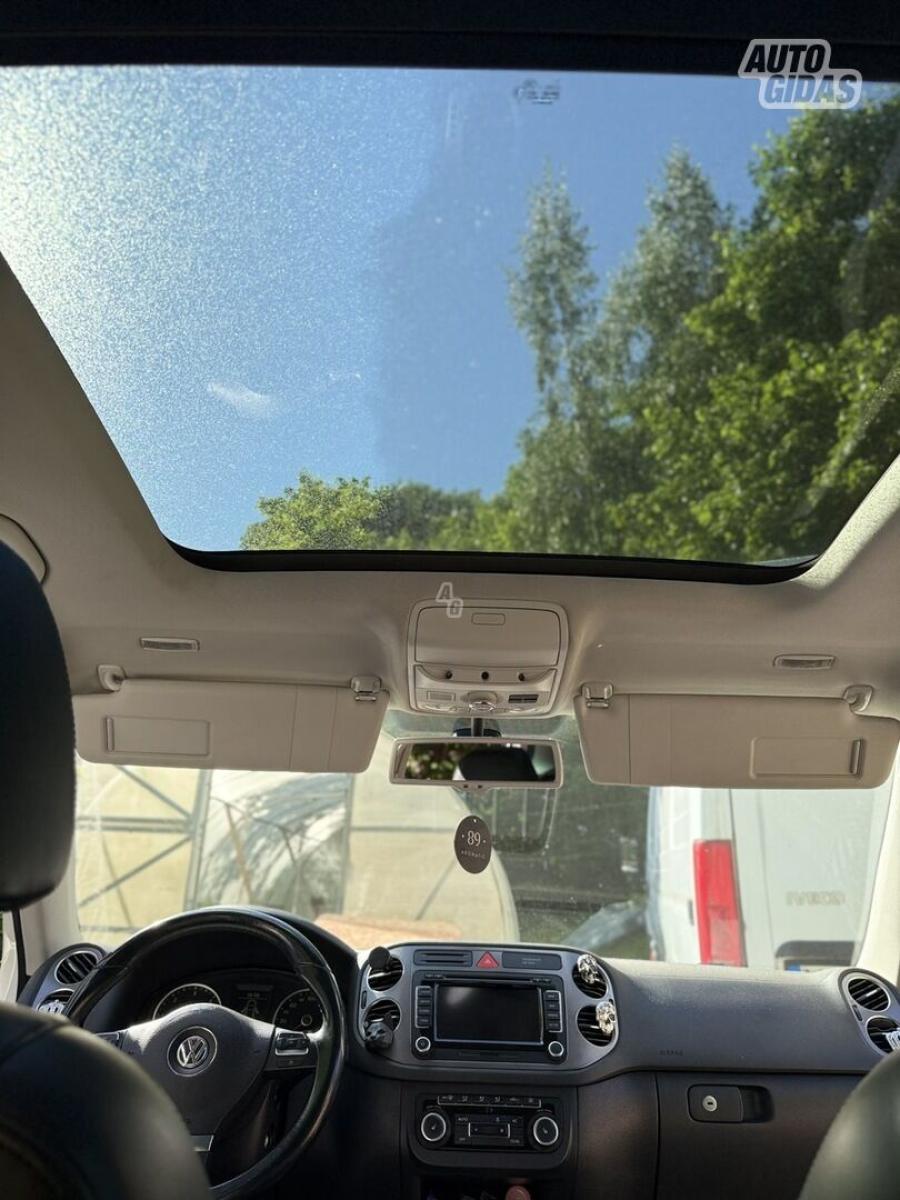 Белый Фольксваген Тигуан 2010 в Вильнюс, объемом двигателя 2.00 л и пробегом 308 тыс. км за 6700 €, фото 12 на AUTOMOTO.COM.LV