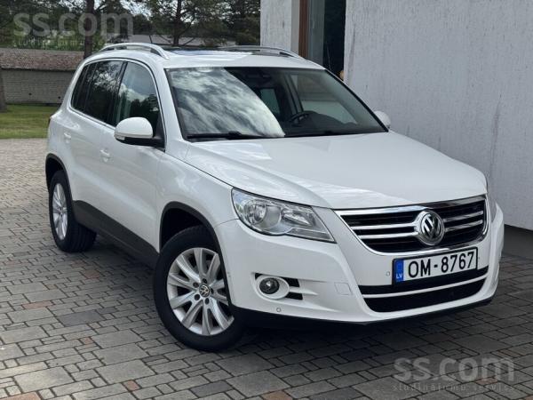 White Volkswagen Tiguan 2010 in Jelgava, with an engine capacity of 2.00 L and mileage of 231 thousand km for 6700 €, photo 1 on AUTOMOTO.COM.LV