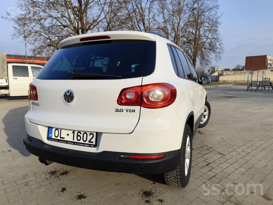 Balts Volkswagen Tiguan 2010 Rēzekne, ar dzinēja tilpumu 2.00 L un nobraukumu 269 tūkst. km par 6900 €, foto 4 vietnē AUTOMOTO.COM.LV