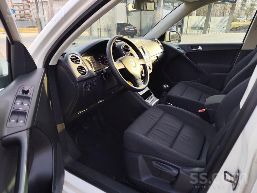 Balts Volkswagen Tiguan 2010 Rēzekne, ar dzinēja tilpumu 2.00 L un nobraukumu 269 tūkst. km par 6900 €, foto 8 vietnē AUTOMOTO.COM.LV