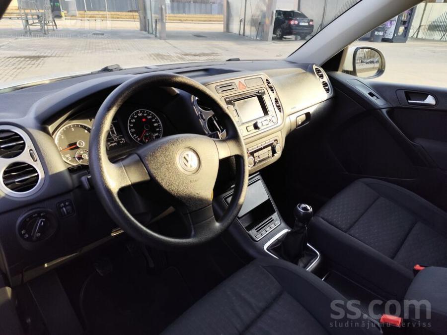 Balts Volkswagen Tiguan 2010 Rēzekne, ar dzinēja tilpumu 2.00 L un nobraukumu 269 tūkst. km par 6900 €, foto 9 vietnē AUTOMOTO.COM.LV