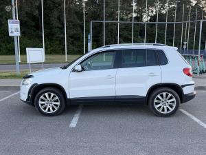 White Volkswagen Tiguan 2010 in Vilnius, with an engine capacity of 1.97 L and mileage of 333 thousand km for 5555 €, photo 6 on AUTOMOTO.COM.LV