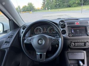 White Volkswagen Tiguan 2010 in Vilnius, with an engine capacity of 1.97 L and mileage of 333 thousand km for 5555 €, photo 12 on AUTOMOTO.COM.LV