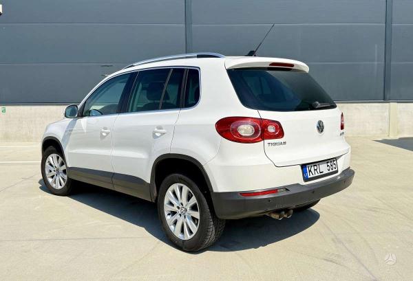 Balts Volkswagen Tiguan 2010 Kauņa, ar dzinēja tilpumu 1.97 L un nobraukumu 230 tūkst. km par 6500 €, foto 4 vietnē AUTOMOTO.COM.LV