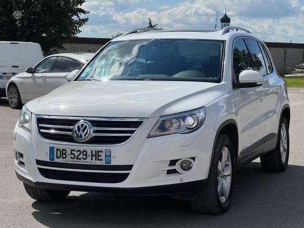 White Volkswagen Tiguan 2010 in Taurage, with an engine capacity of 1.39 L and mileage of 198 thousand km for 5500 €, photo 1 on AUTOMOTO.COM.LV