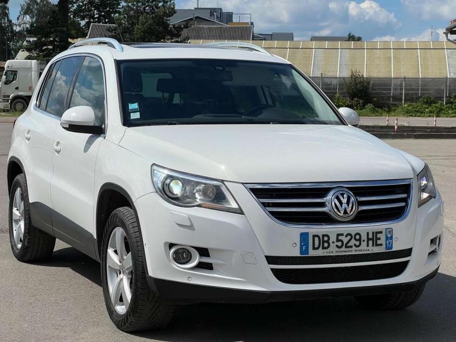 Balts Volkswagen Tiguan 2010 Tauragė, ar dzinēja tilpumu 1.39 L un nobraukumu 198 tūkst. km par 5500 €, foto 3 vietnē AUTOMOTO.COM.LV