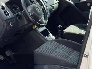 Balts Volkswagen Tiguan 2010 Tauragė, ar dzinēja tilpumu 1.39 L un nobraukumu 198 tūkst. km par 5500 €, foto 11 vietnē AUTOMOTO.COM.LV