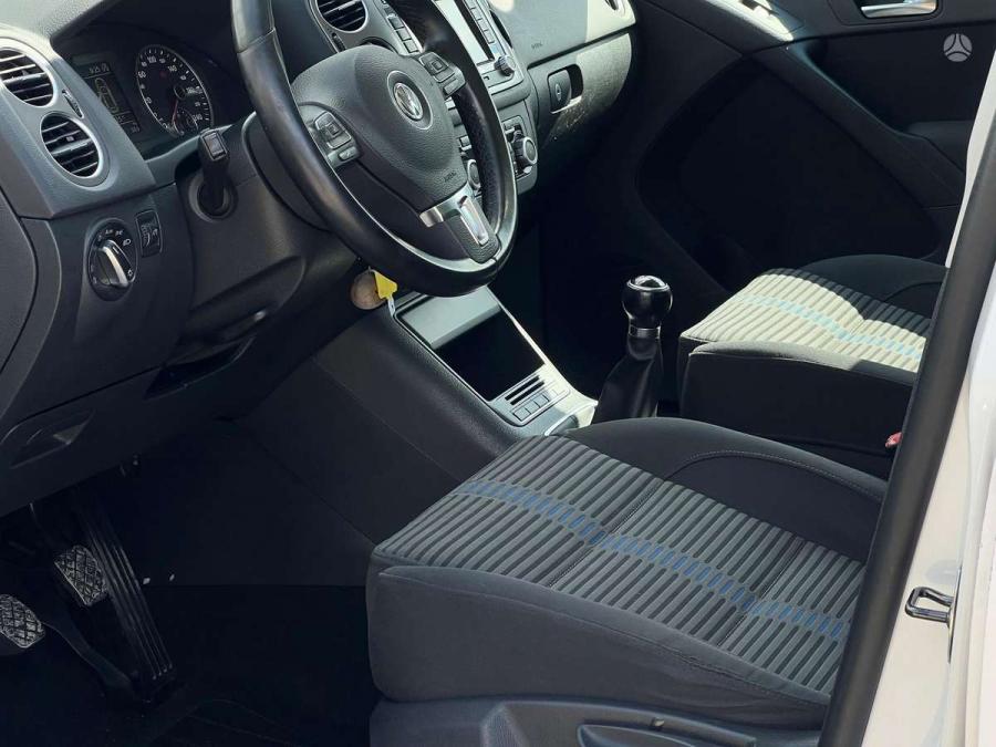Balts Volkswagen Tiguan 2010 Tauragė, ar dzinēja tilpumu 1.39 L un nobraukumu 198 tūkst. km par 5500 €, foto 11 vietnē AUTOMOTO.COM.LV