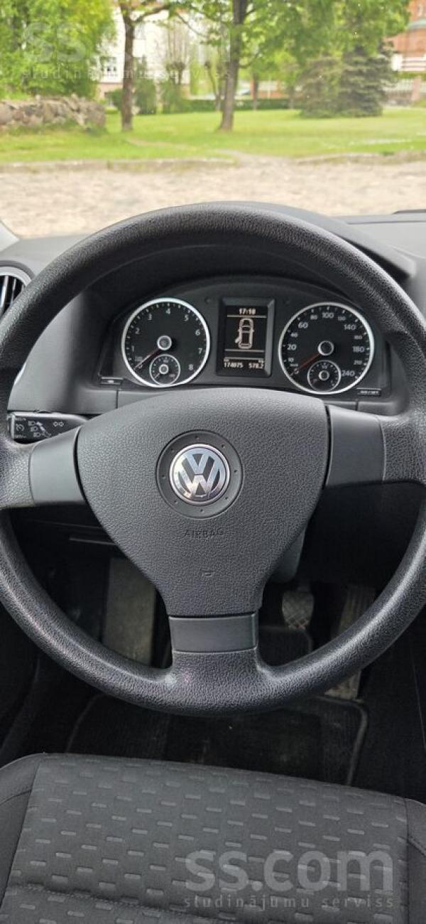 White Volkswagen Tiguan 2010 in Limbazi, with an engine capacity of 1.40 L and mileage of 174 thousand km for 6250 €, photo 8 on AUTOMOTO.COM.LV