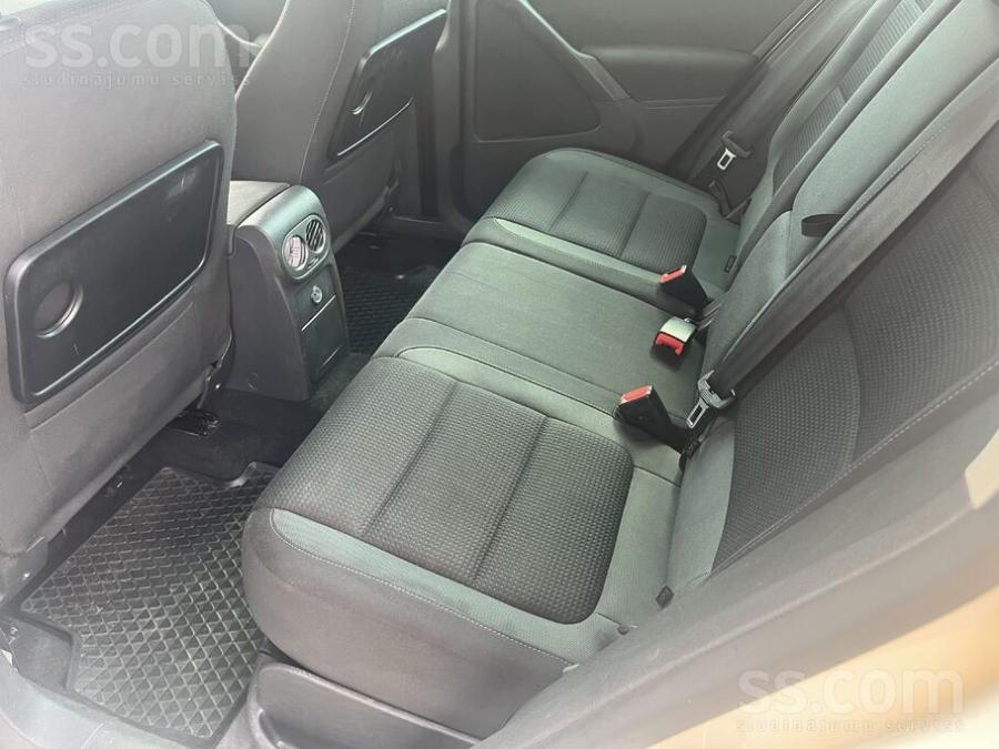 Balts Volkswagen Tiguan 2010 Rīga, ar dzinēja tilpumu 1.40 L un nobraukumu 195 tūkst. km par 4950 €, foto 7 vietnē AUTOMOTO.COM.LV